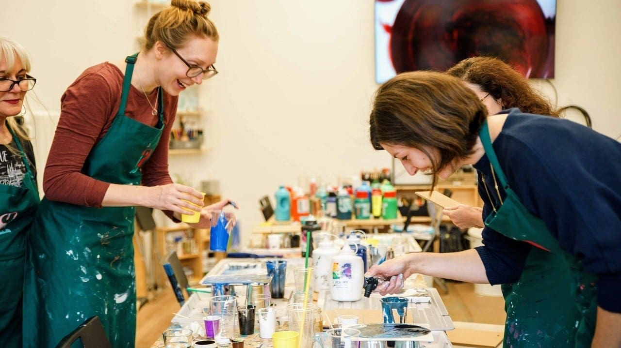 Experience A Colorful Night Out! - PaintEvents.ch